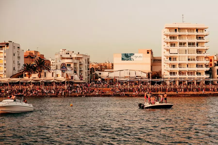Ibiza inför strikta nya alkoholrestriktioner