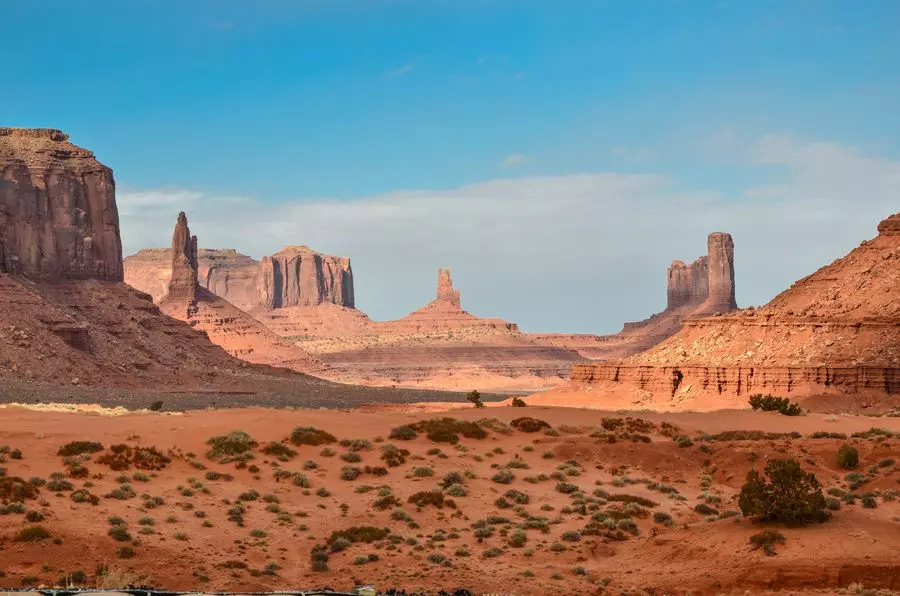 Călătorește în cinci peisaje emblematice din filmele occidentale