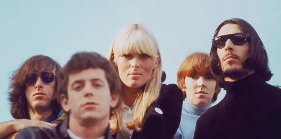 Se The Velvet Underground som øver på «Sunday Morning»