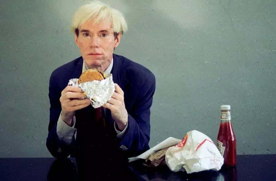 Nonton film 'Andy Warhol mangan hamburger' kanthi lengkap