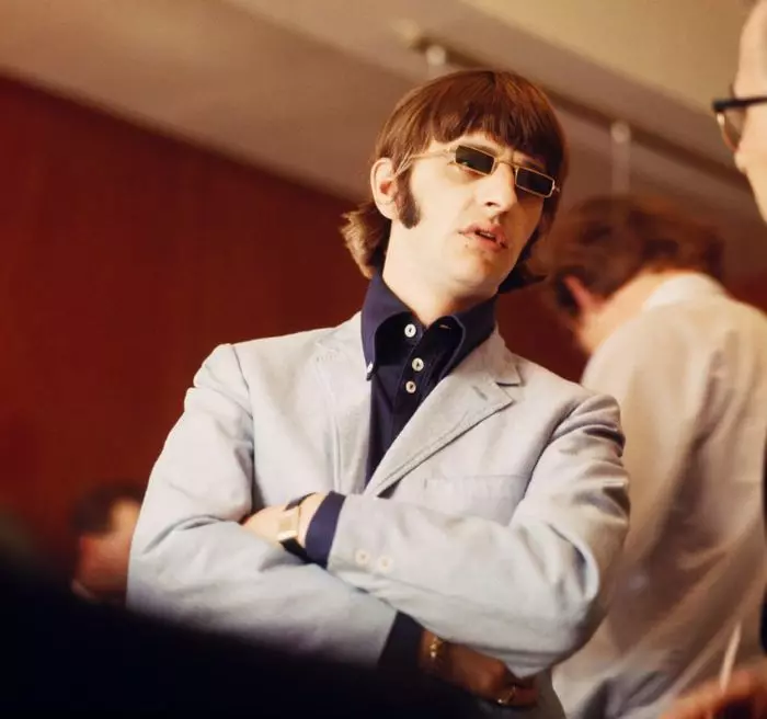D’aonraigh Ringo Starr drumaí ar The Beatles She Said She Said