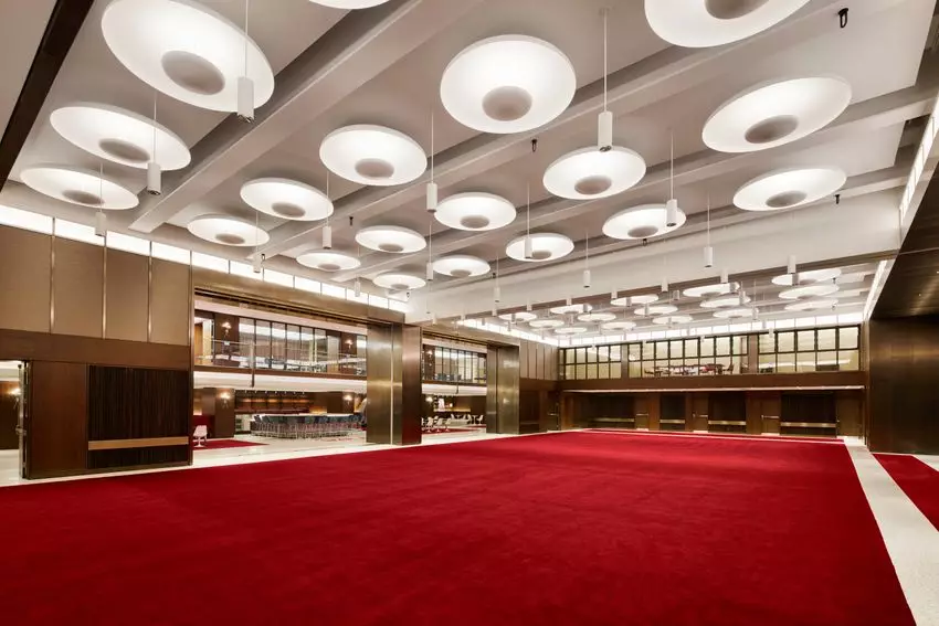 Сюрреалистичният хотел, вдъхновен от научната фантастика, на летище JFK в Ню Йорк 302_12
