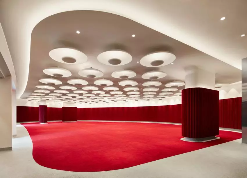 Готель у стилі сюрреалістичної наукової фантастики в аеропорту імені Джона Кеннеді в Нью-Йорку 302_3