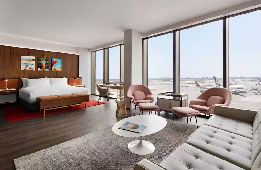 Hotelul suprarealist inspirat de SF de pe aeroportul JFK din New York 302_6
