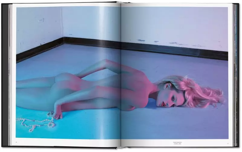Utforska Mert Alas och Marcus Piggotts sensuella erotiska fotografi