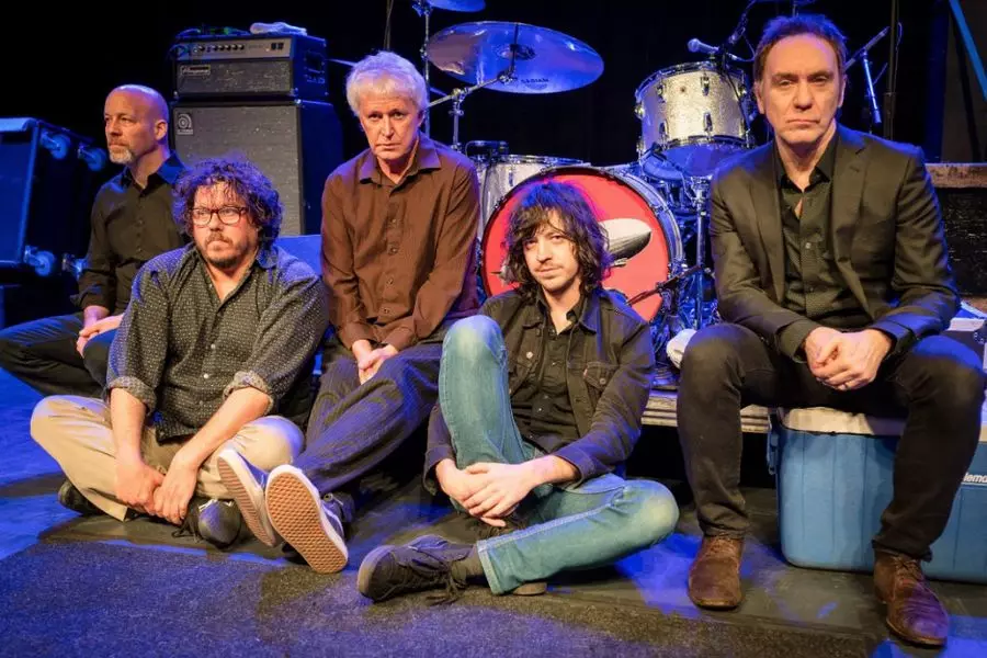 Guided By Voices deler den nye sang 'Man Called Blunder'