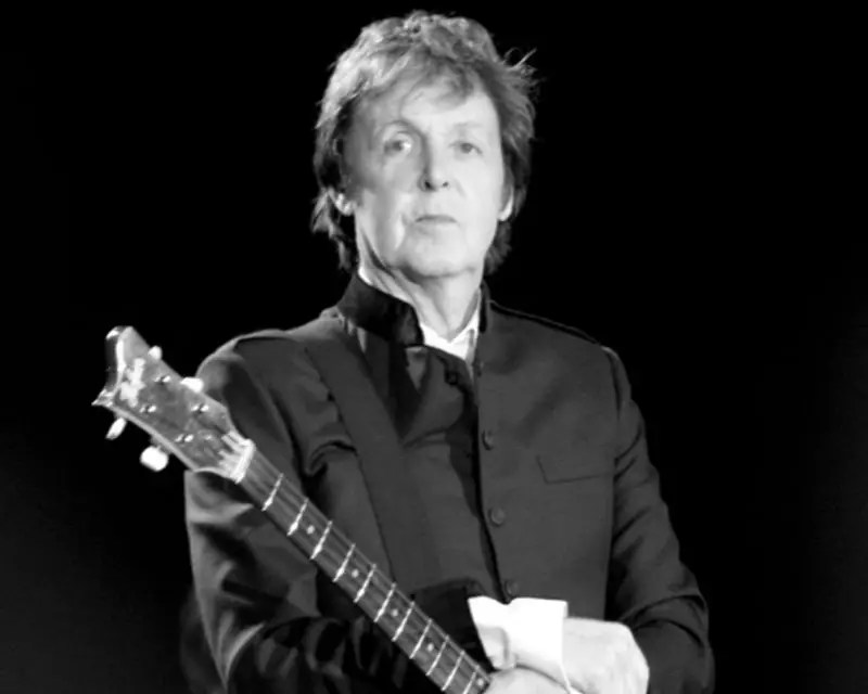 Paul McCartney lees tias nws tau snuck rau saib 'Nag hmo'