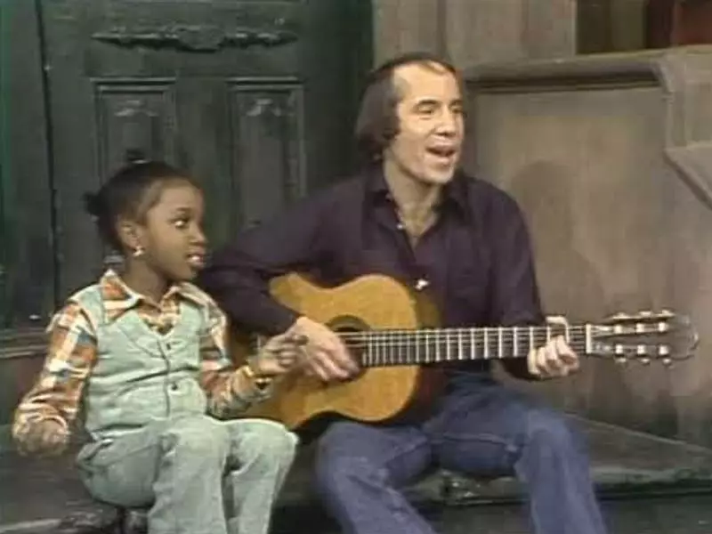 Paul Simons hjertevarmende opptreden på Sesame Street, 1977