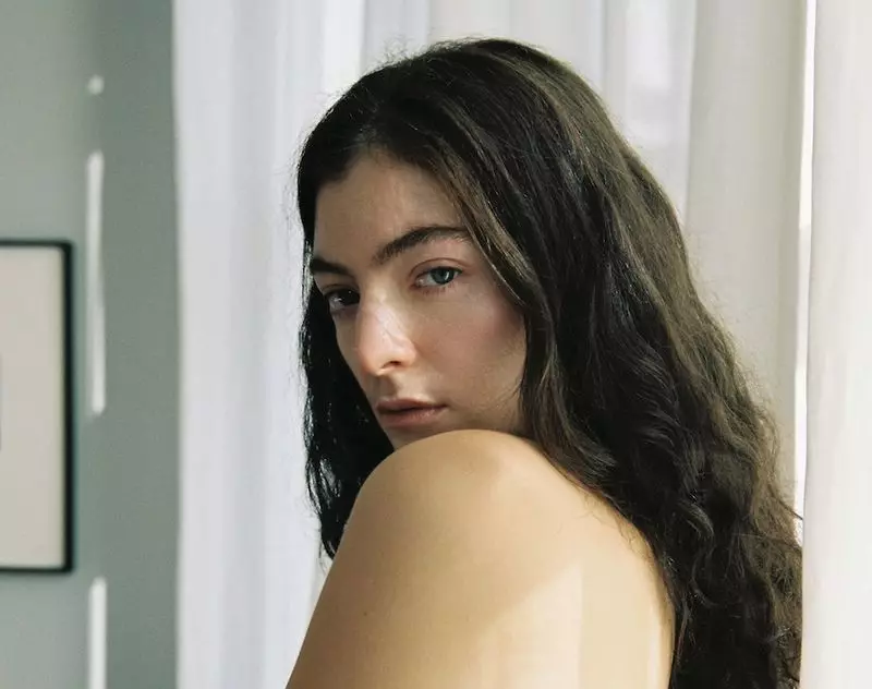 Lorde သည် 'The Path' အတွက် ဝိညာဉ်ရေးဗီဒီယိုအသစ်ကို မျှဝေသည်