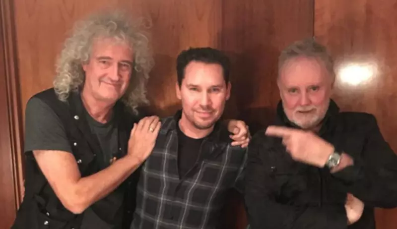 Brian May Queen-ek barkamena eskatu du Bryan Singer "defenditzeagatik" sexu abusu salaketen artean