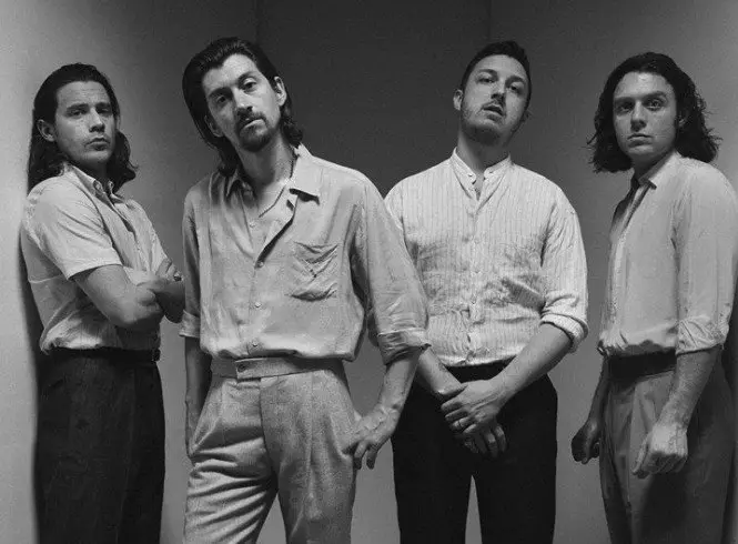 Arctic Monkeys lideran as candidaturas aos premios Q