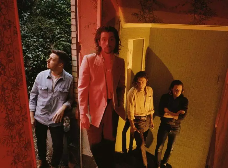 Arctic Monkeys iratangaza Urugendo rwo muri Amerika