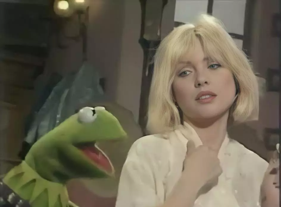 Sebini sa Blondie Debbie Harry o kopane le Kermit The Frog