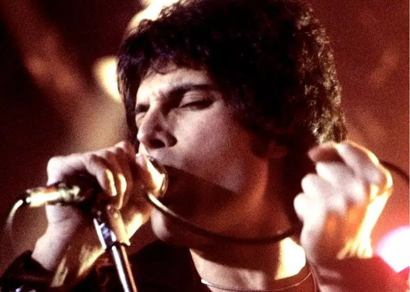 Queen's Bohemian Rhapsody တွင် Freddie Mercury ၏ အသံ