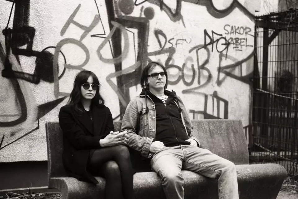 The Ruby Lounge의 Tess Parks와 Anton Newcombe 라이브