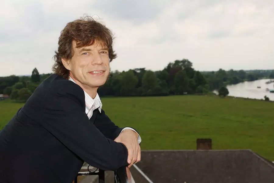 Mick Jagger, söngvari Rolling Stones, er samningsbundinn Covid-19