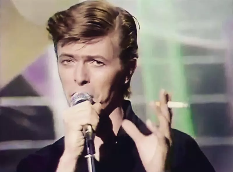 Vídeo publicat per a 'Repetition '97' de David Bowie