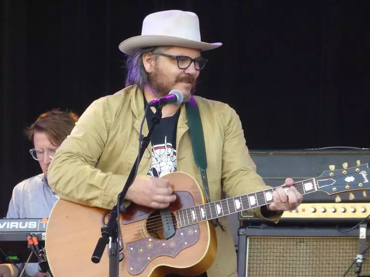 Wilco laulja Jeff Tweedy kodu filmiti "7 kuni 10".