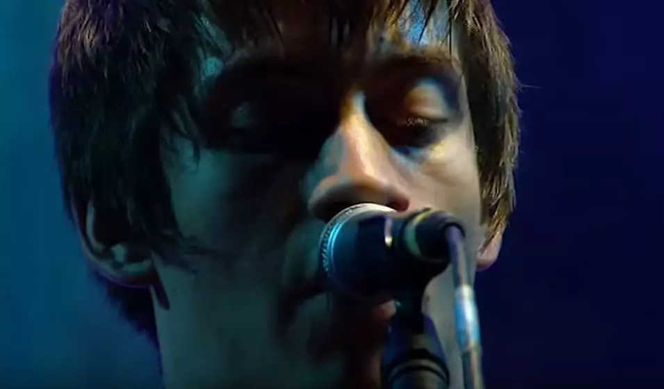Debut listrik Arctic Monkeys di Festival Glastonbury 2007