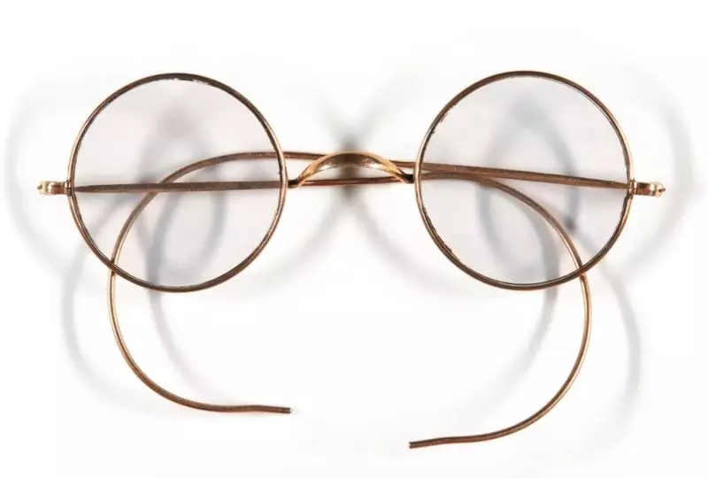 约翰列侬的眼镜在披头士乐队的新拍卖会上出售 5562_1