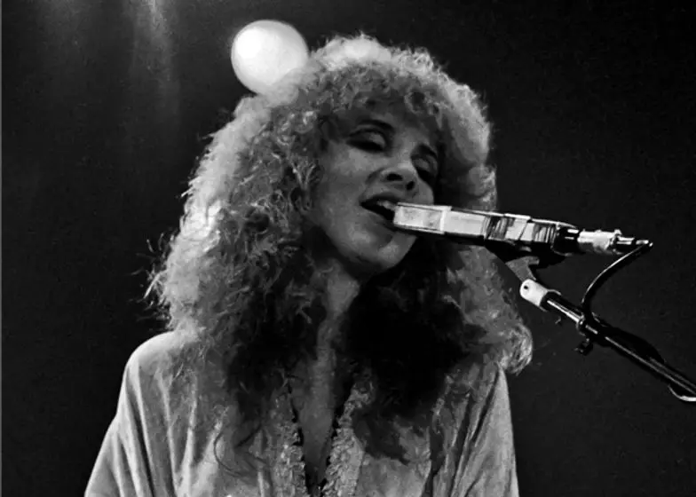Stevie Nicks na Fleetwood Mac bakora 'Landslide', 1978