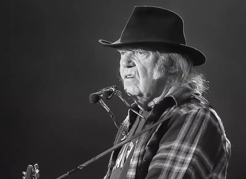 Neil Young: "Bavandimwe na bashiki bacu b'abirabura bababajwe bihagije"