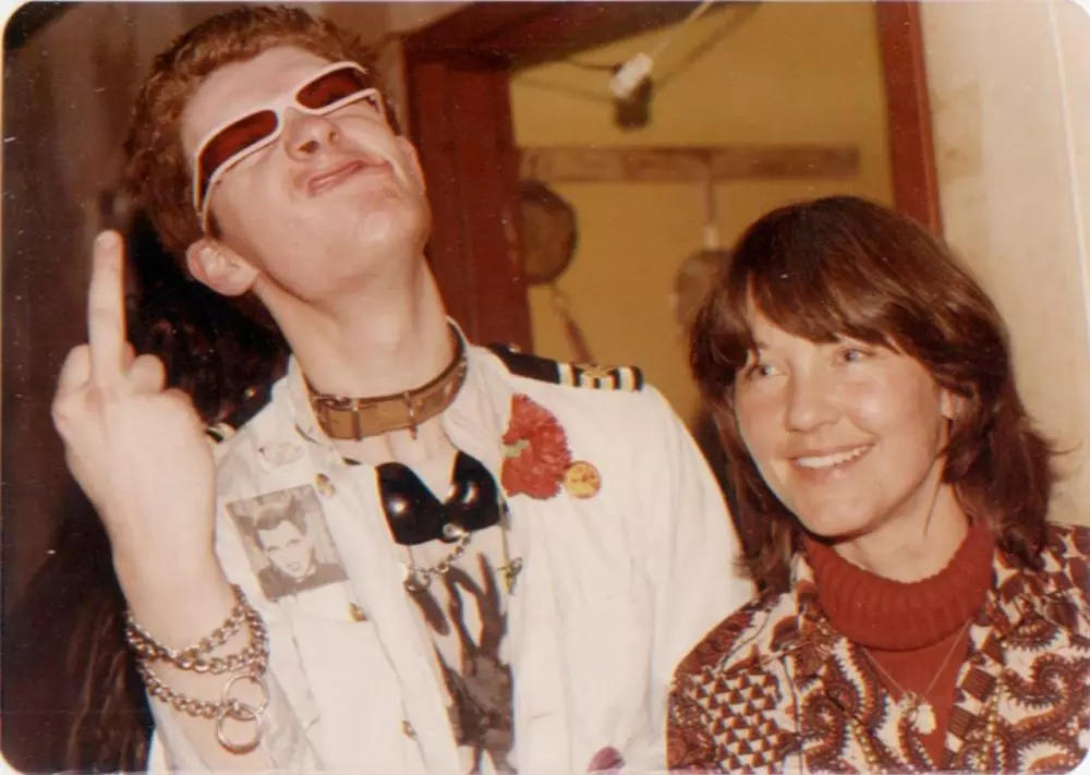 Снимки CBGB: культовый панк-клуб в центре событий 1970-х.