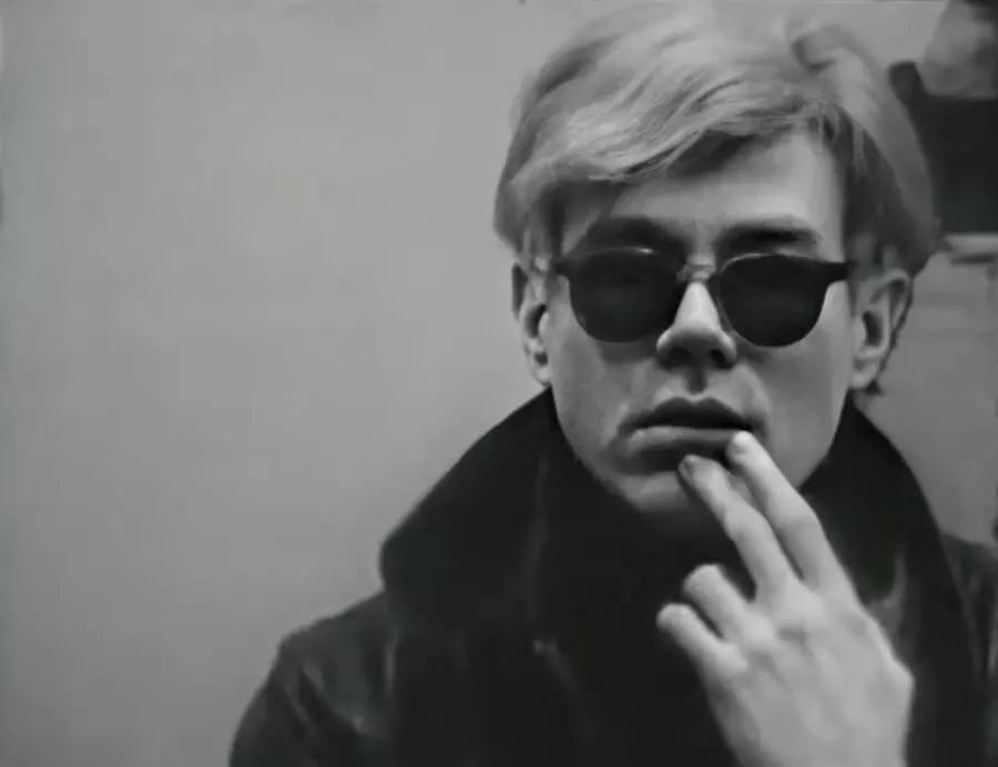 Mira tres "antipelículas" de Andy Warhol: Sleep, Eat & Kiss