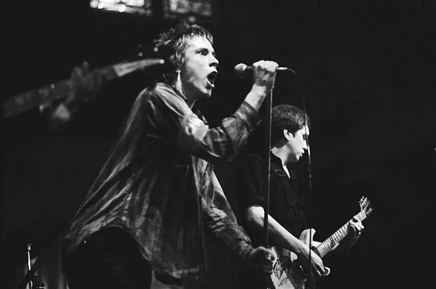 Sex Pistols의 Johnny Rotten이 가장 좋아하는 노래를 선택합니다.