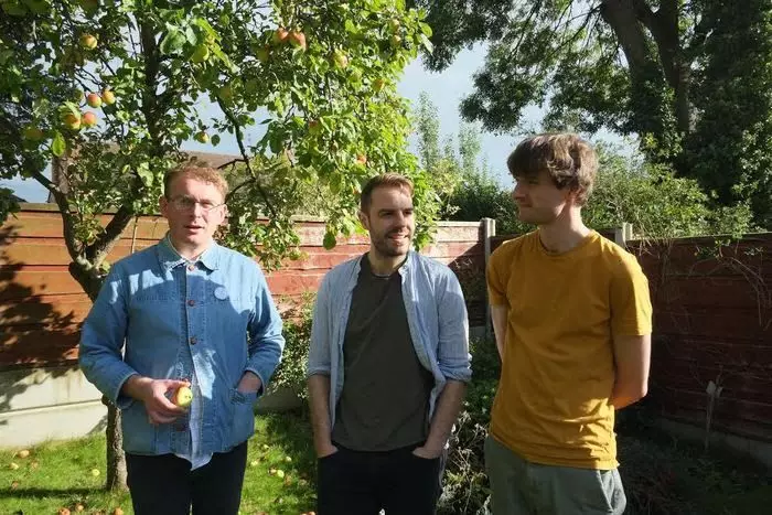 Manchester-bandet Former Bullies delar nya singeln "Don't Ask Many Questions"