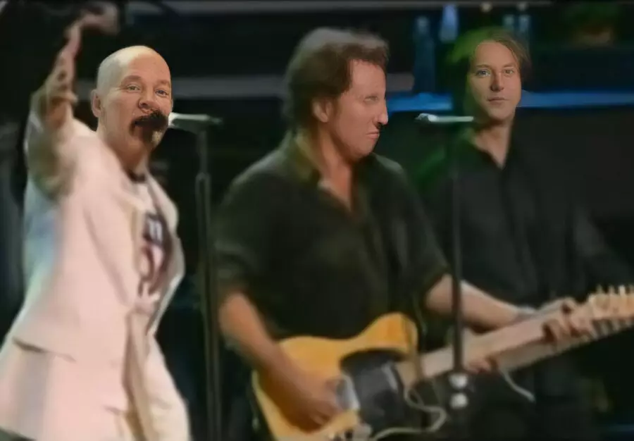 R.E.M ve Bruce Springsteen 'Because The Night'ı söylüyor