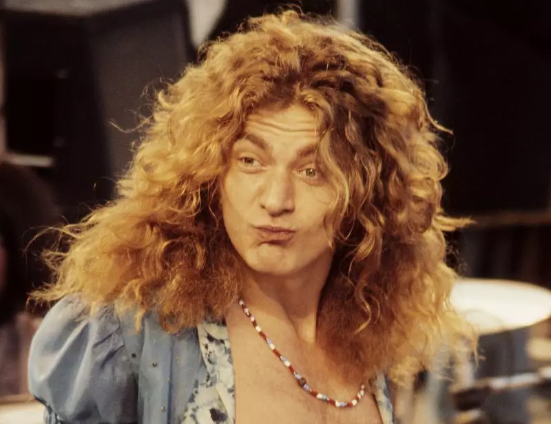 Robert Plant mitokana feo amin'ny Led Zeppelin hit 'Whole Lotta Love'