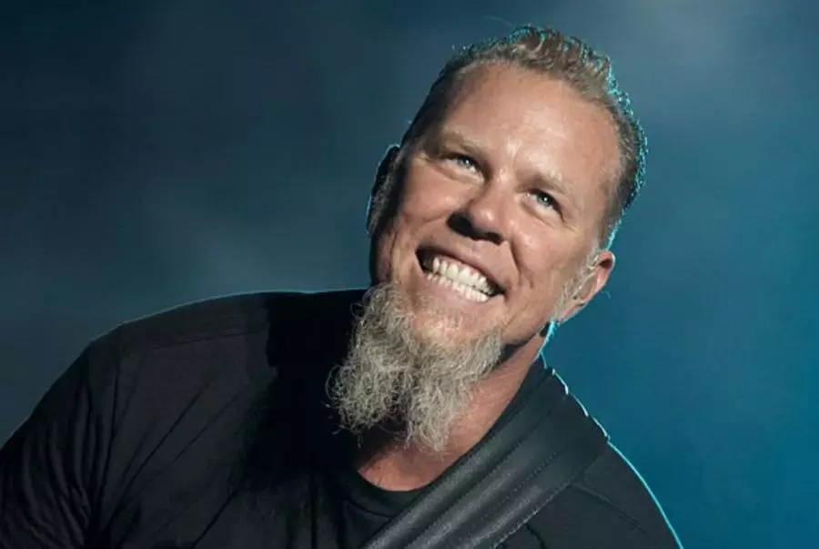 La voz aislada de Hetfield en Master of Puppets de Metallica