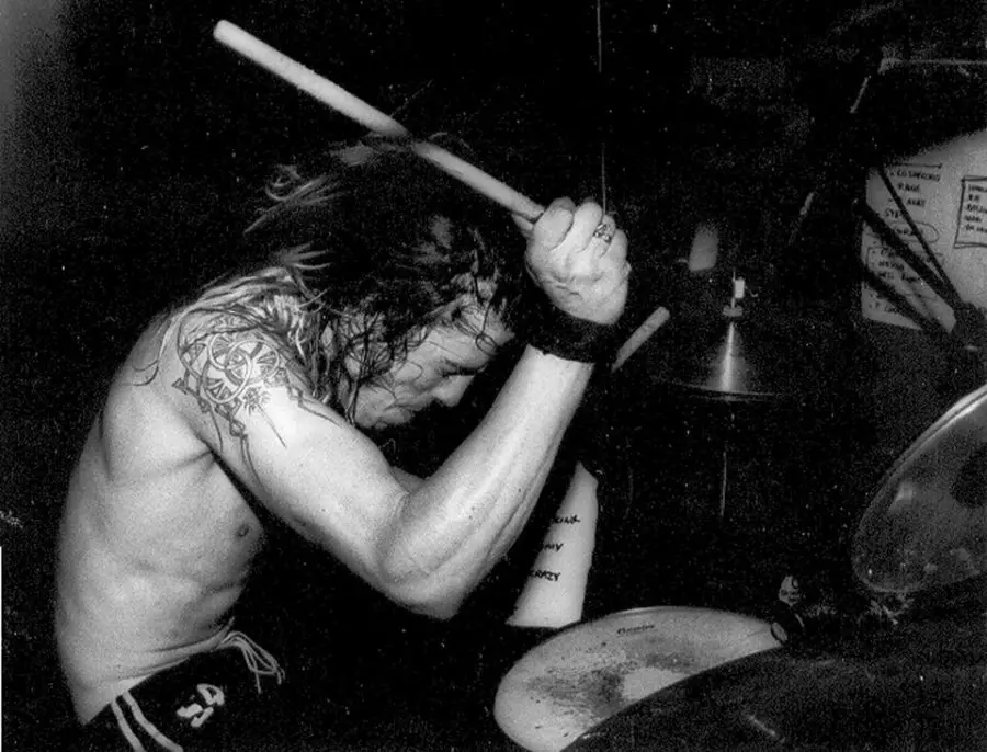 Dave Grohls isoliertes Schlagzeug auf „Everlong“ von Foo Fighters