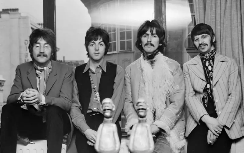 Пол Маккартни тавассути The Beatles "Албоми сафед" сӯҳбат мекунад, 1968