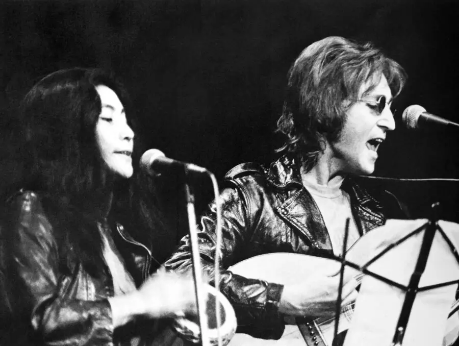 John Lennon နှင့် Yoko Ono တို့သည် 1971 ခုနှစ်မှ 'Free Time' တီဗီရှိုးတွင် ပါဝင်ခဲ့သည်။