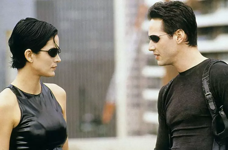Lilly Wachowski သည် 'The Matrix' ၏နောက်ကွယ်တွင် လျှို့ဝှက်ထားသော အသွင်ပြောင်းအခင်းအကျင်းကို ထုတ်ဖော်ပြသခဲ့သည်