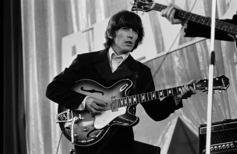Beatles George Harrison mehiere na ụmụ ọhụrụ jelii