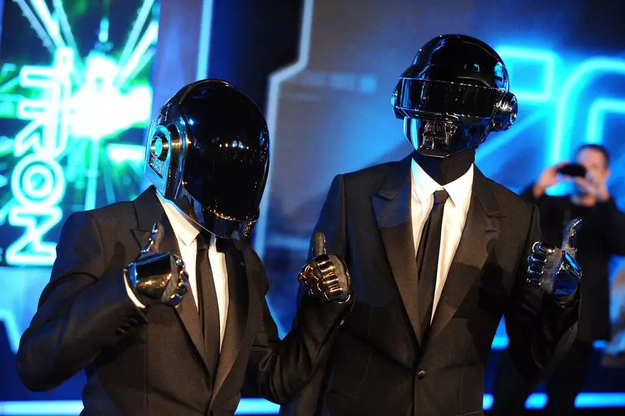Ástæðan fyrir því að Daft Punk var með hjálma