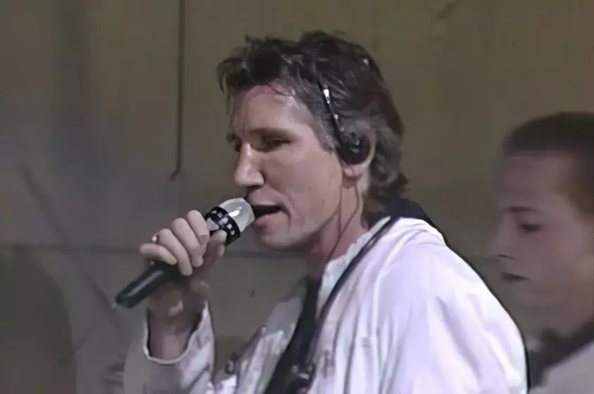 Роджър Уотърс изолира бас песен за "Money" на Pink Floyd
