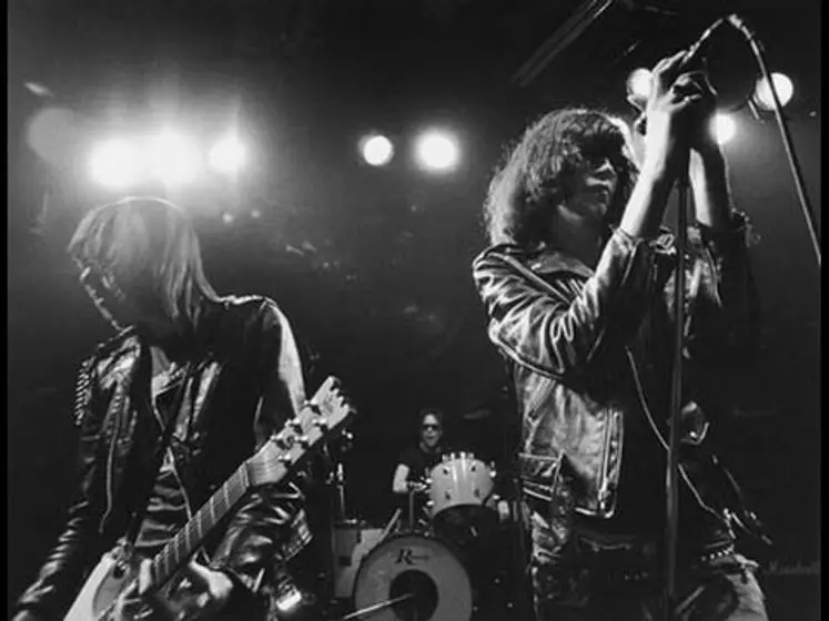 Ts'ebetso ea pele ea filimi ea Ramones ho CBGB's, 1974