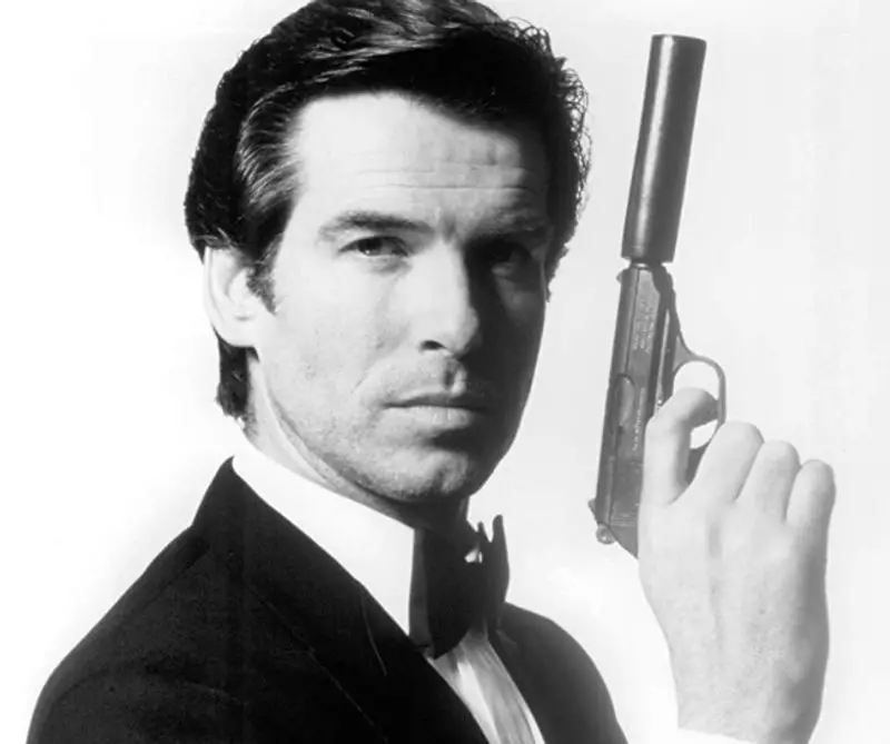 Unha exploración de Pierce Brosnan como James Bond