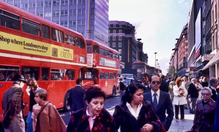 Lurung-lurung ing London 1977 ing Kodachrome dening Mats Örn