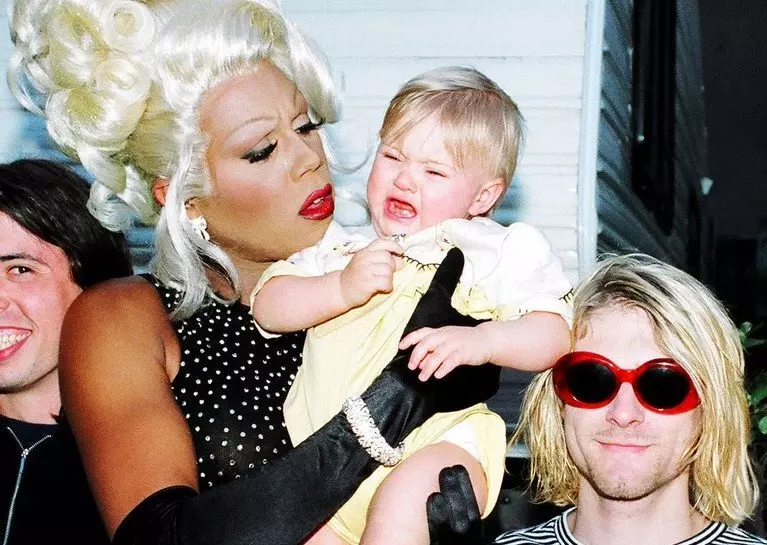 ينفتح RuPaul و Frances Bean Cobain على صورتهما الأيقونية