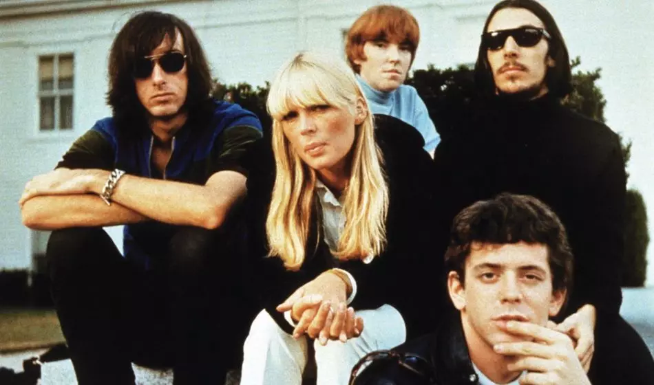 Velvet Underground cov suab nkauj cais ntawm 'Sunday Morning'