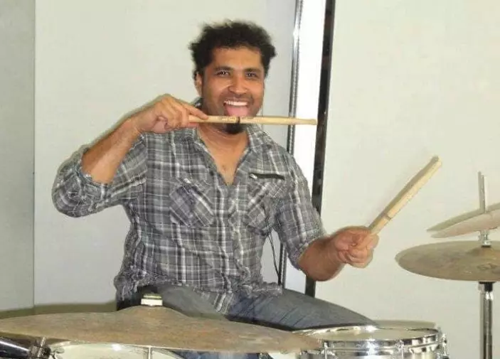 Mike Walker, drummer van rockband Aranda, naar verluidt vermoord door zijn eigen zoon
