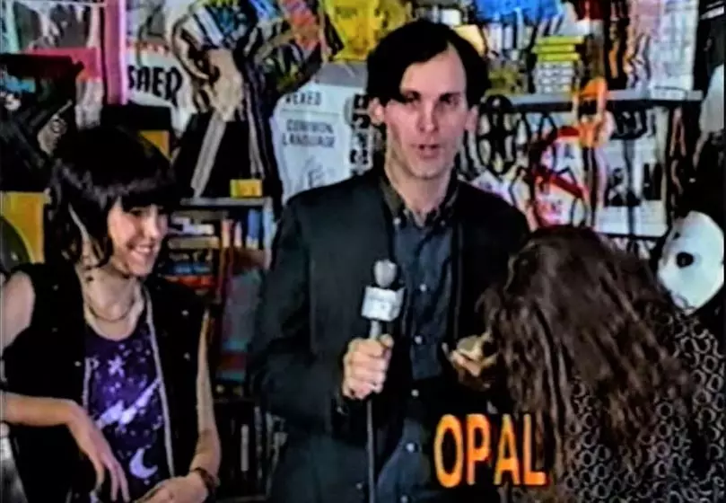 Дејвид Робак са Опал дели свој бенд пре Маззи Стар, 1987