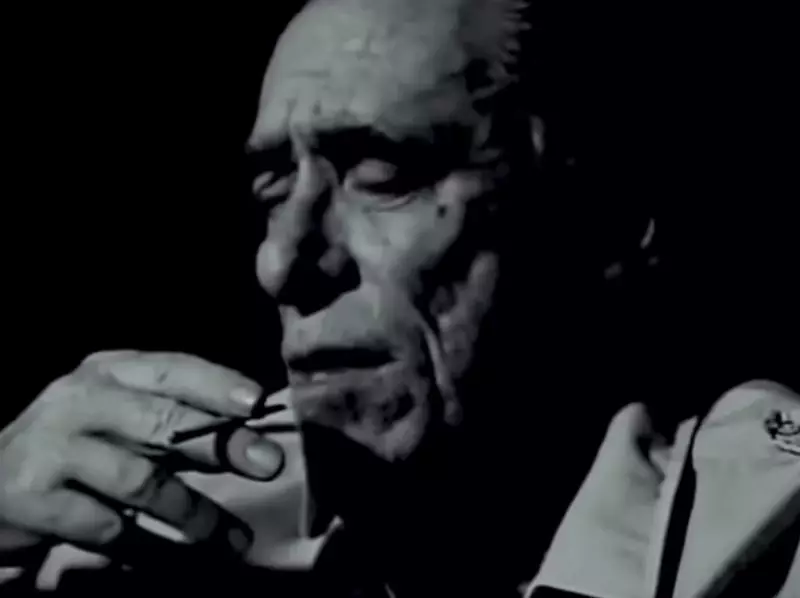 Historia pas Hangoverit më të keq ndonjëherë të Charles Bukowski
