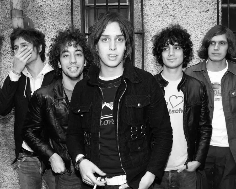 The Strokes membawa kembali rock 'n' roll ke London pada tahun 2001