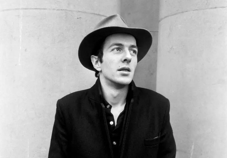 Las 10 mejores letras de Joe Strummer con y sin The Clash